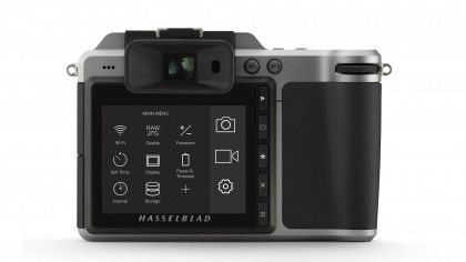 Hasselblad's first mirrorless camera makes medium-format look absurdly ...