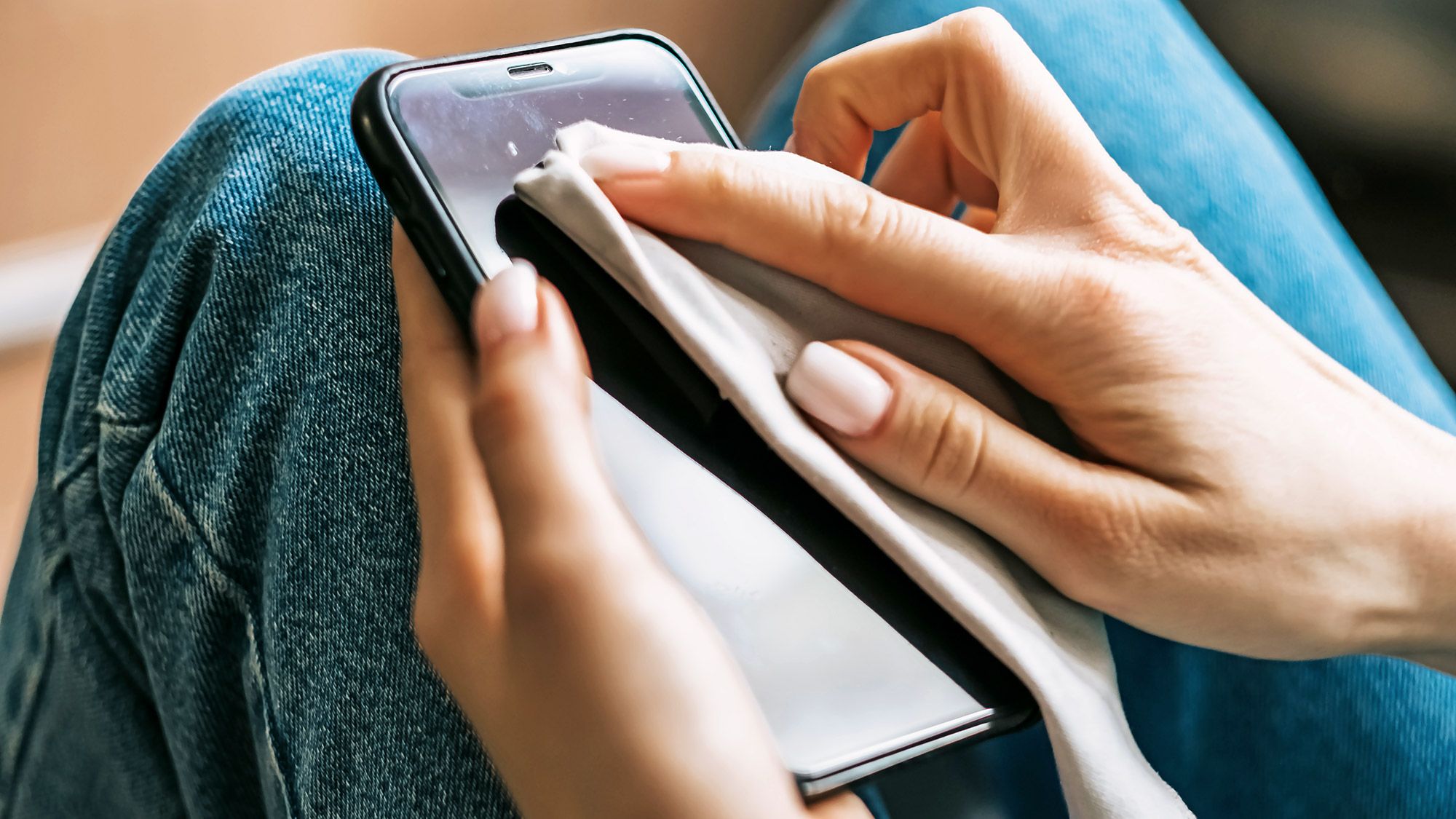 Keep coronavirus off your phone: How to clean your phone the right way ...