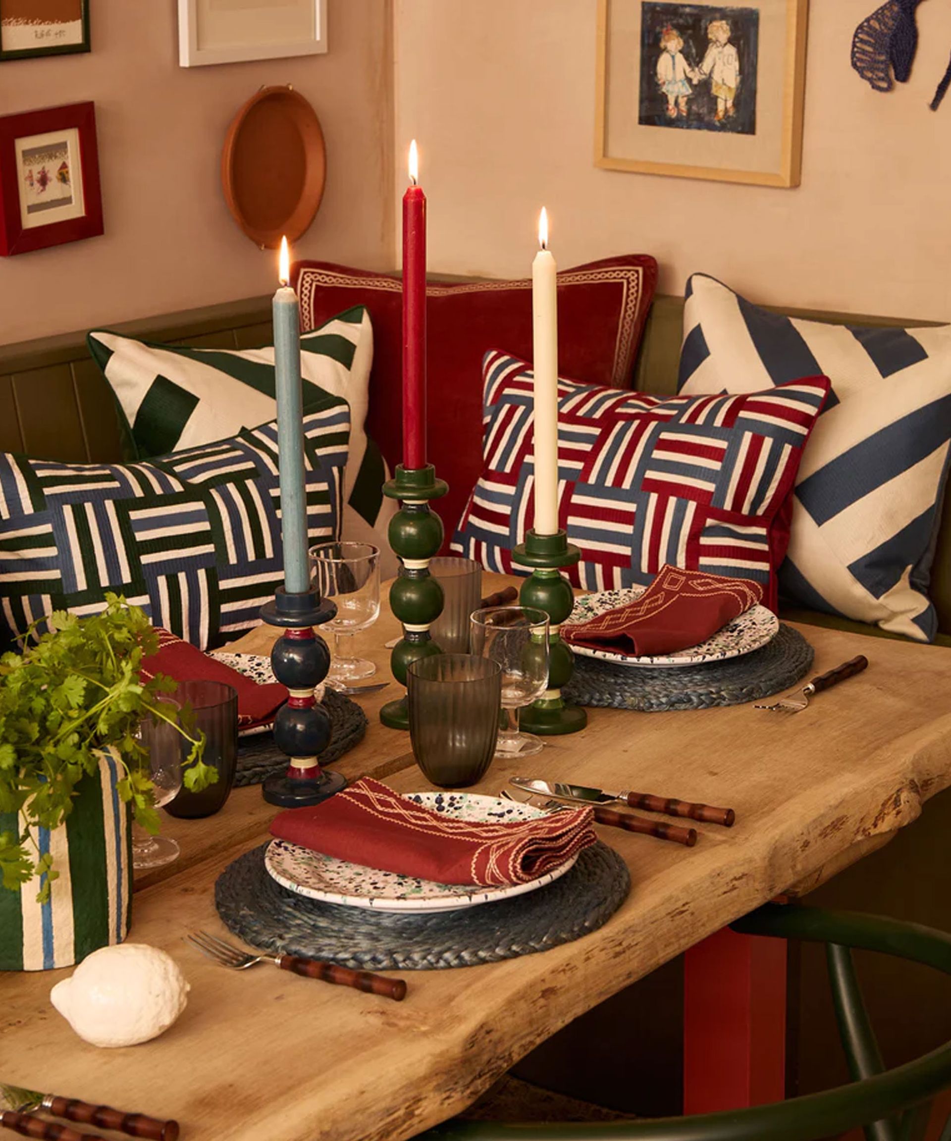 7 maximalist Christmas decor ideas: embrace festive excess | Homes and ...