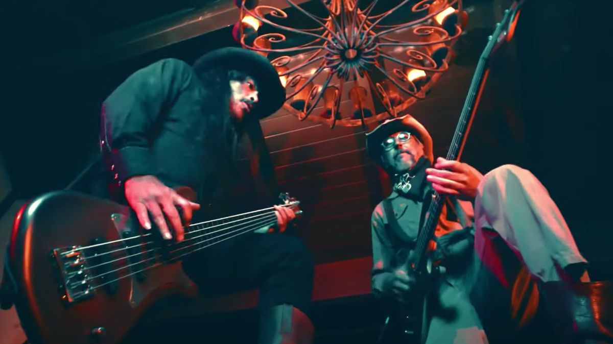 Les Claypool faces off with Metallica’s Robert Trujillo in a bass ...
