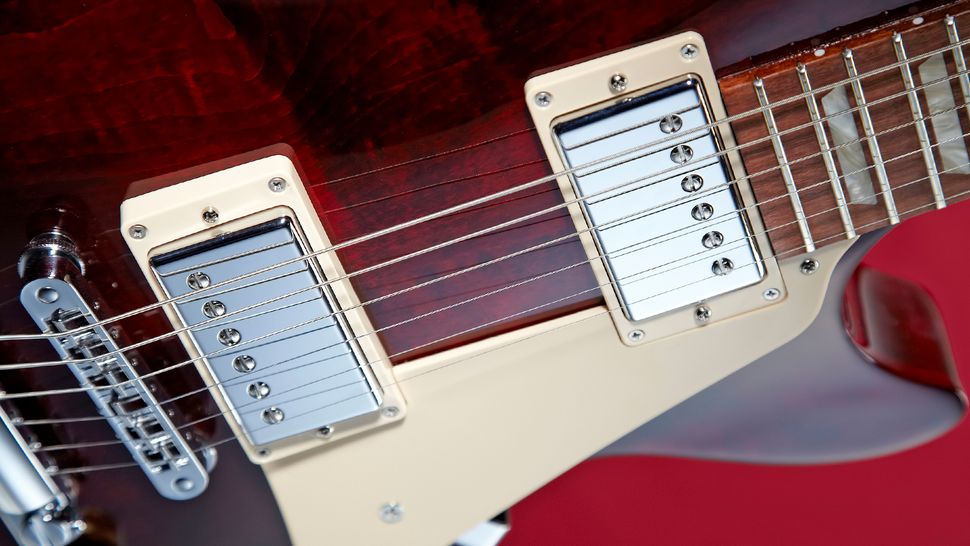 Les Paul Standard vs Les Paul Studio: what's the difference between ...
