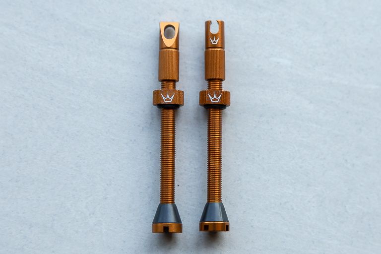 Best tubeless valves: our pick of the top models for performance and ...