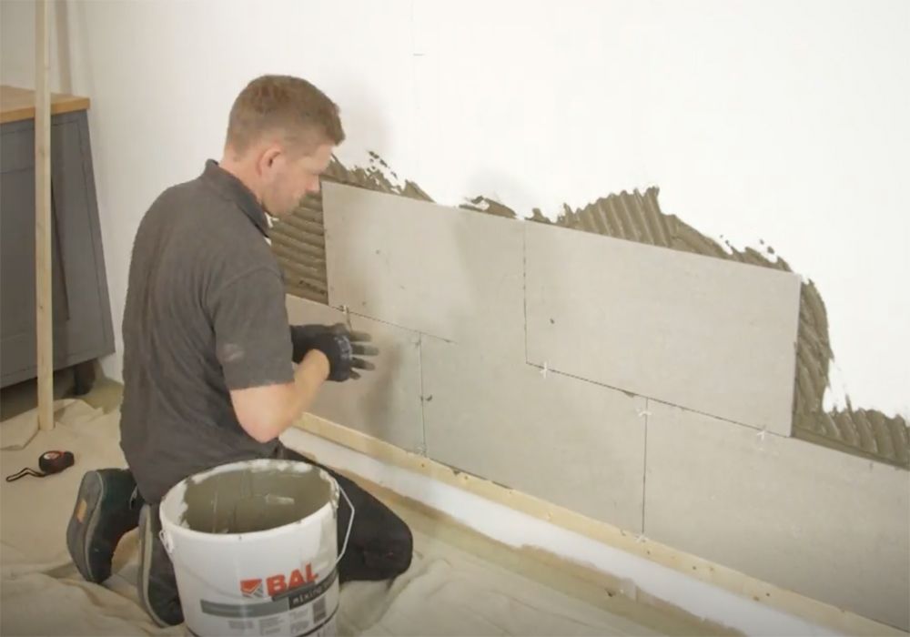 How to tile a wall – DIY guide to achieving a professional finish on a ...