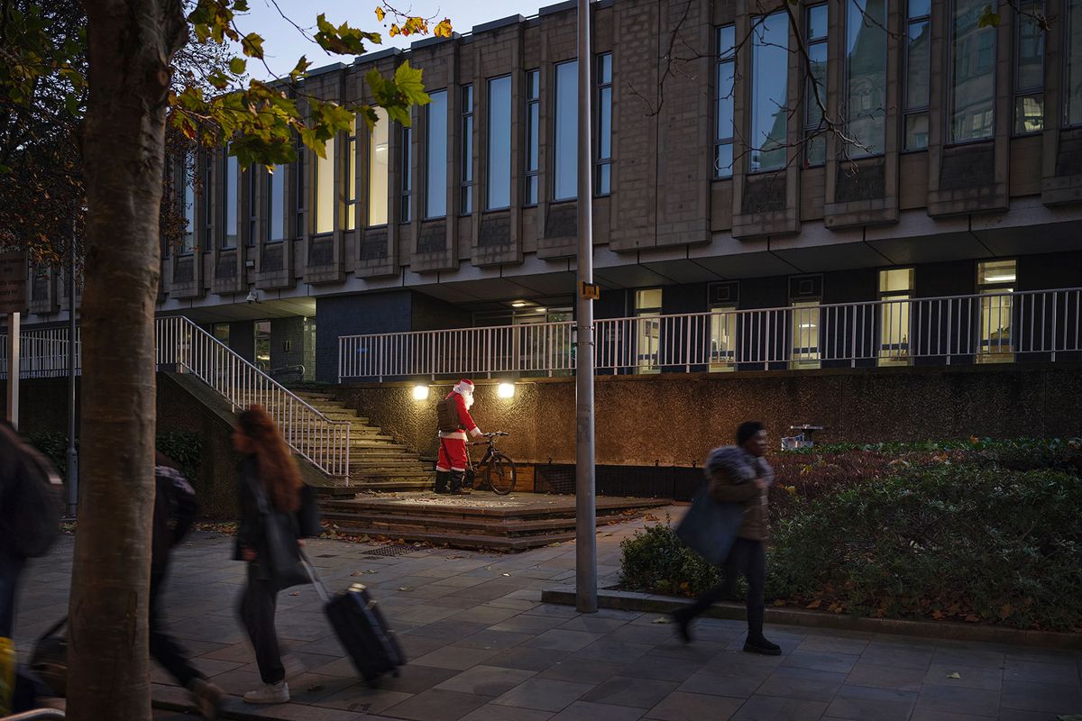 A photographer’s take on how modern children view Santa | Digital ...