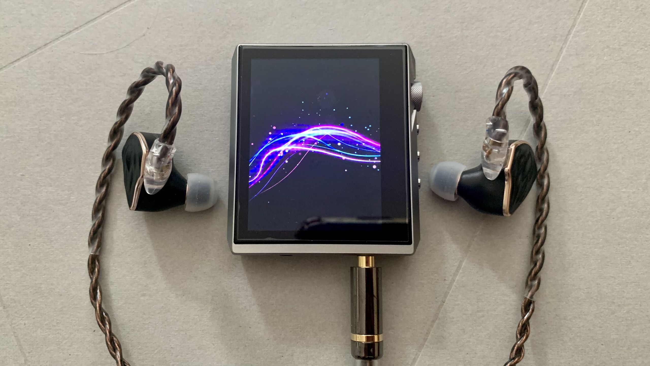 Hidizs’ cheap hi-res player and earbuds just shouldn't be this good for ...