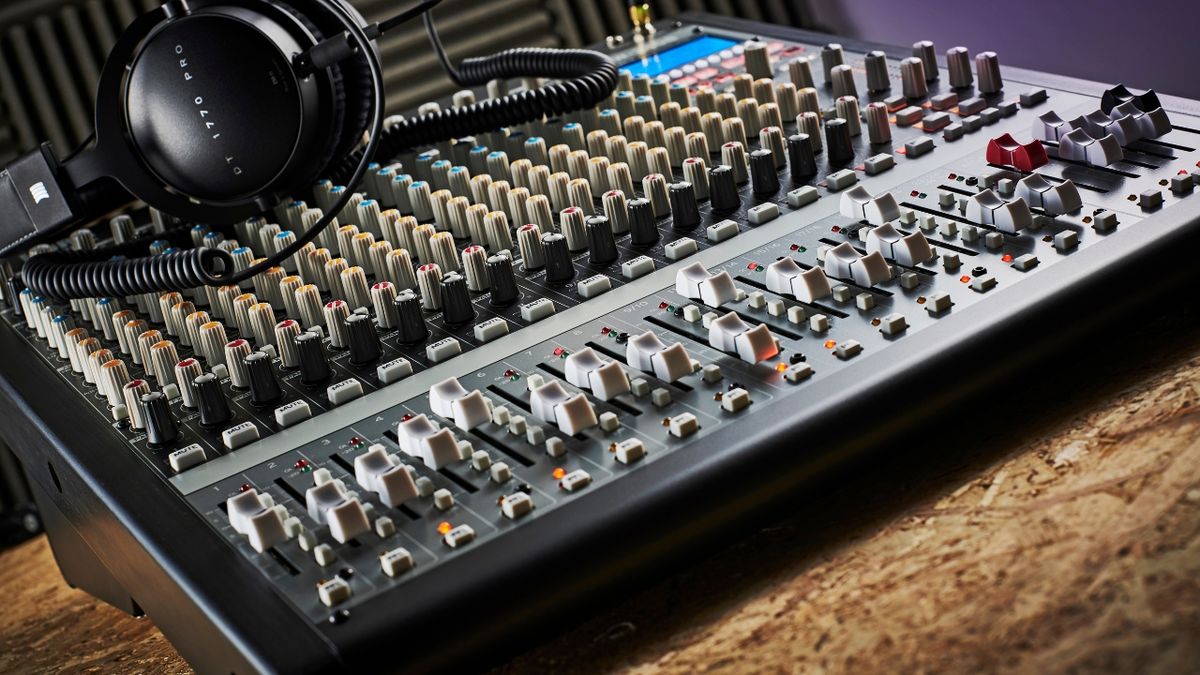 Audio interface vs mixer: Which should you choose for your home studio ...