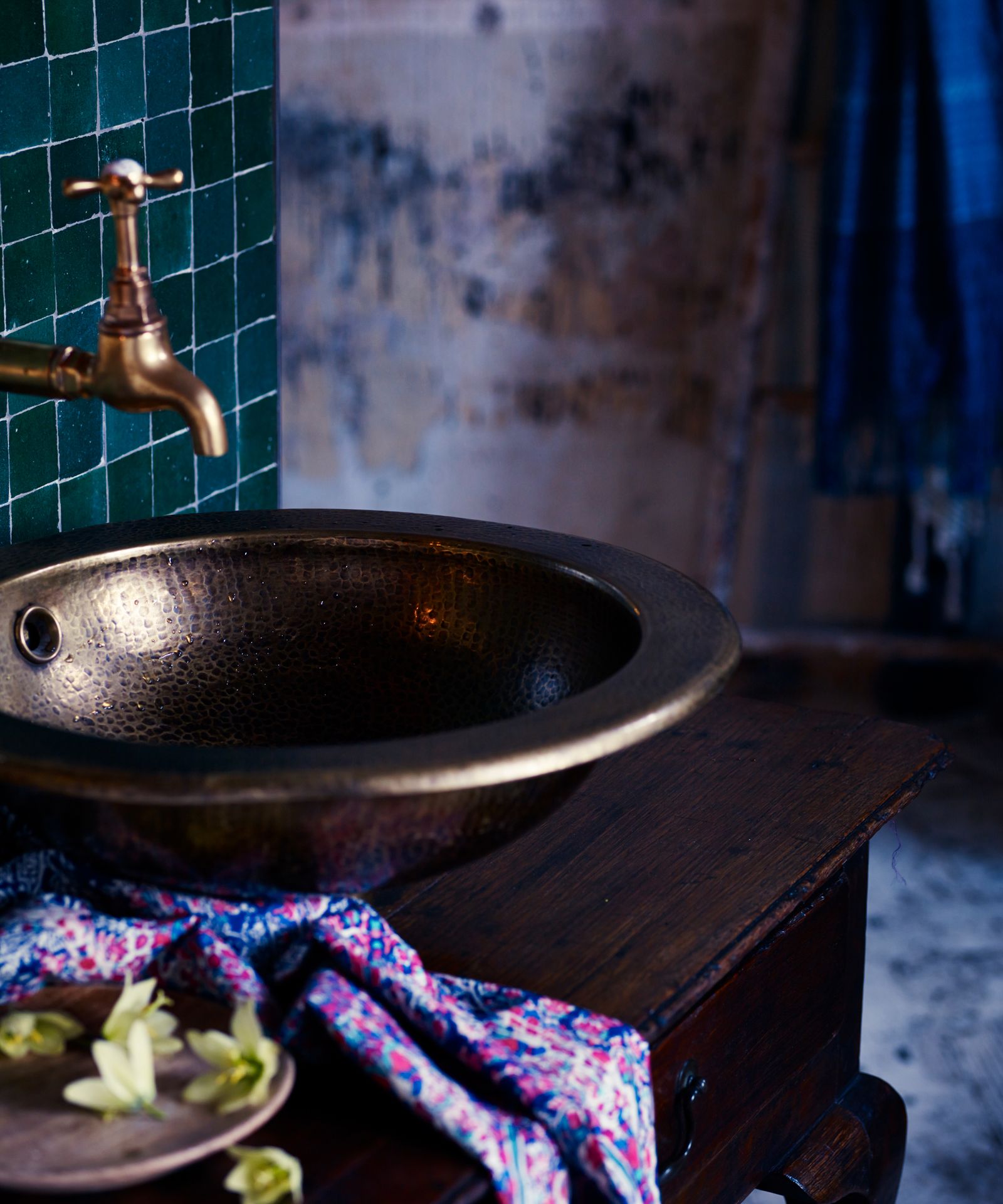 10 crucial questions to ask before buying bathroom faucets | Homes and ...