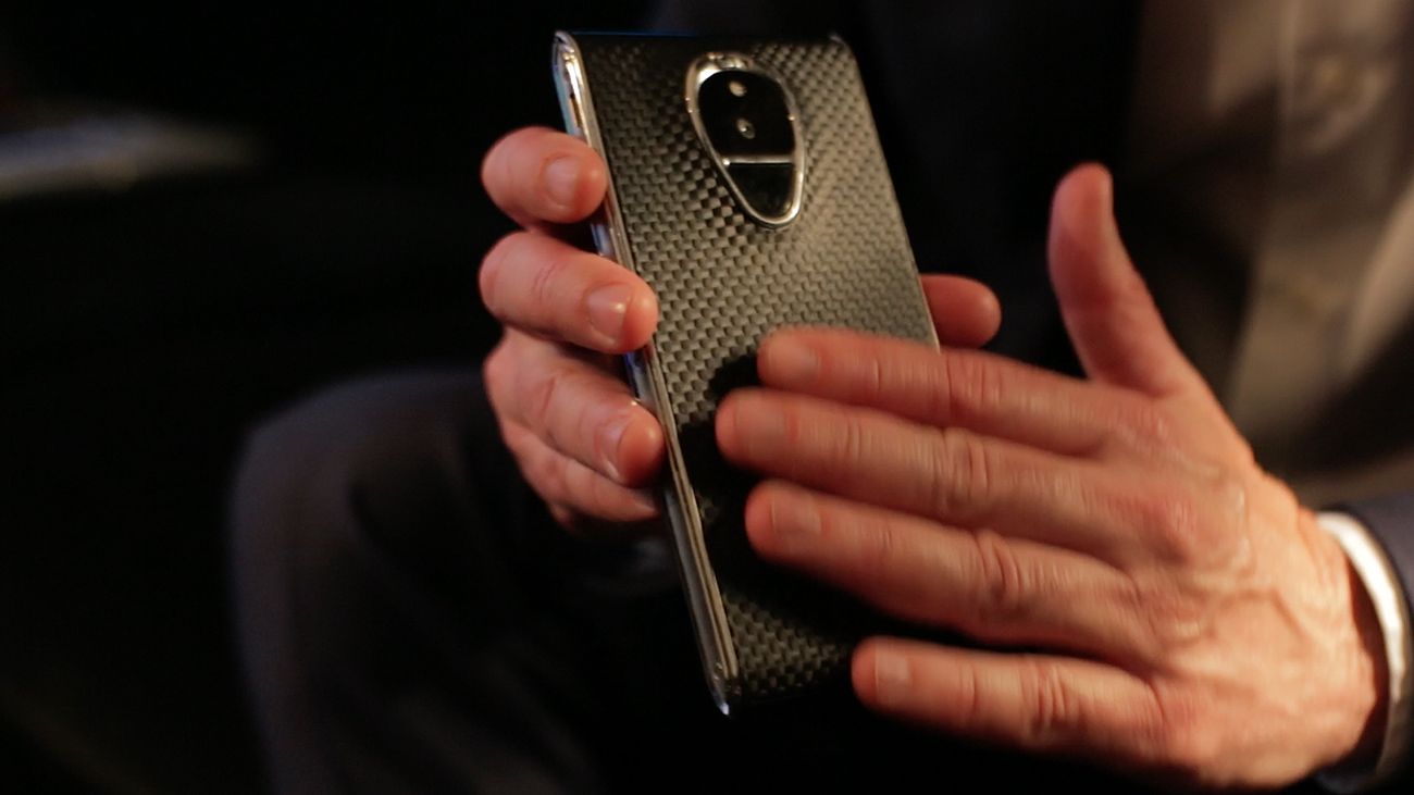 Sirin Labs Solarin hands on review: security and performance come at a ...