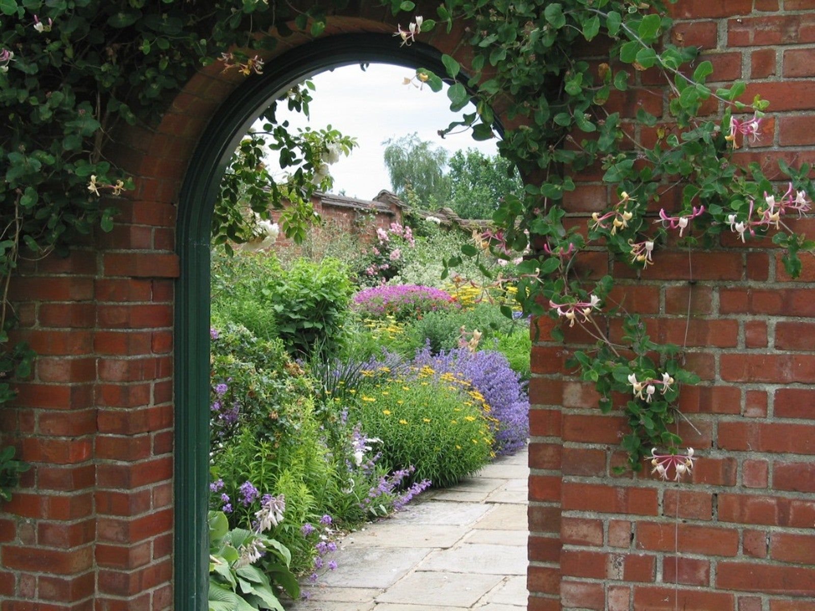 Secret Garden Design Elements And Ideas For A Hidden Eden | Gardening ...