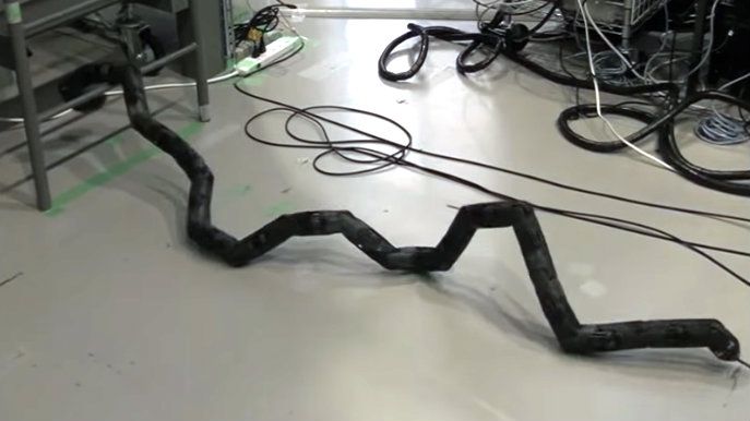 Scientists create ladder-climbing robot snake | TechRadar