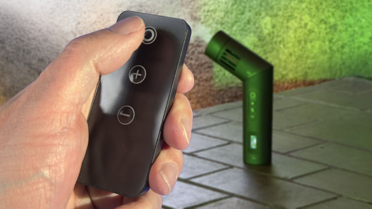 Colbor CineFlare CF5 review: the foggiest handheld fog machine that I ...