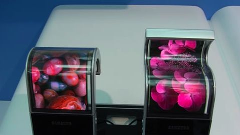 Samsung may continue its 'world first' streak with a flexible tablet at ...
