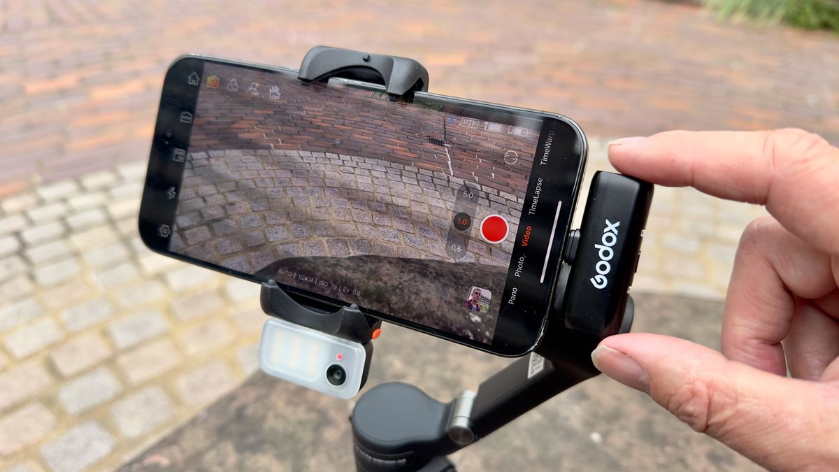 Hohem iSteady V3 gimbal review: your AI camera operator | Digital ...