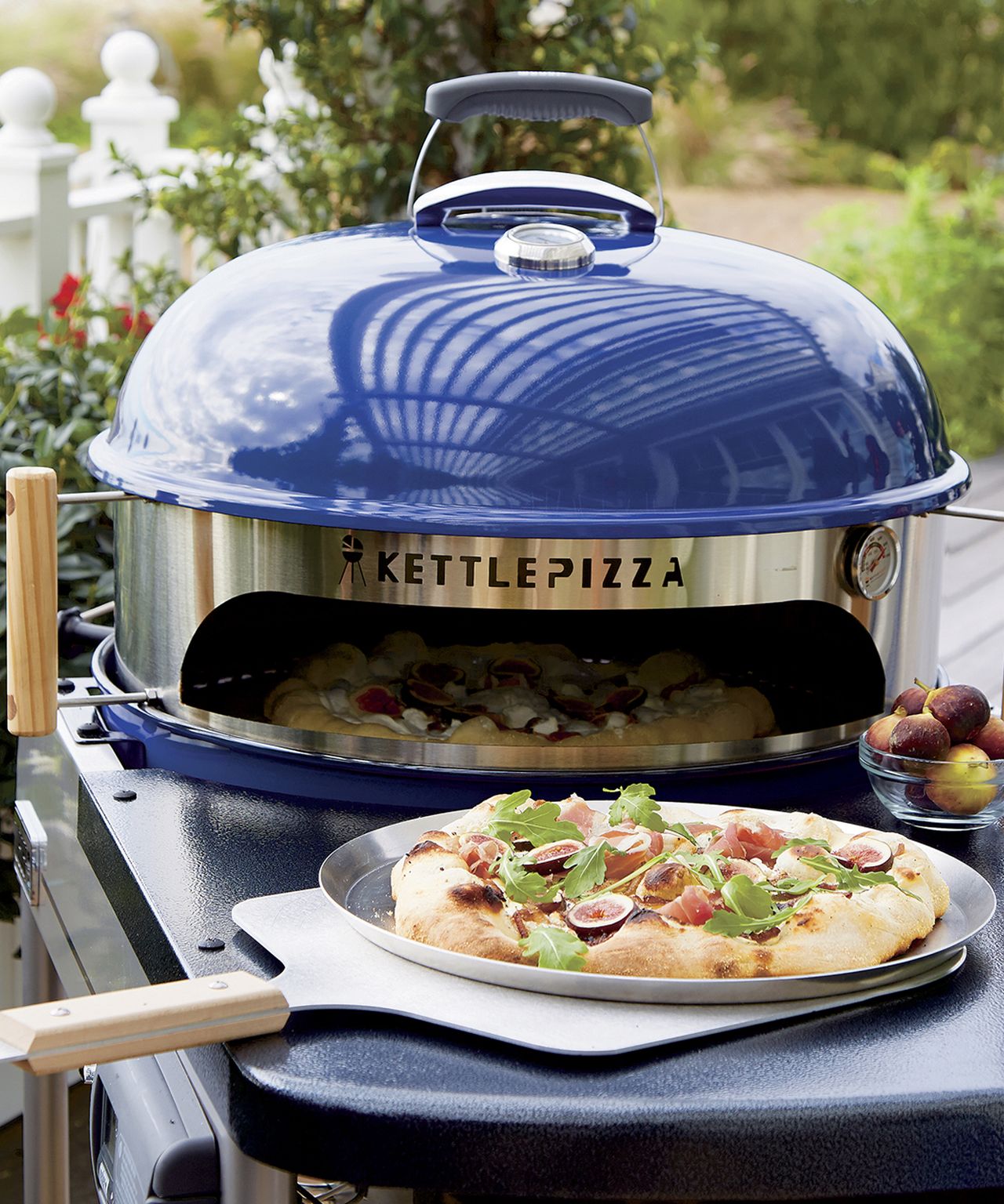 How to use a pizza stone – properly | Real Homes