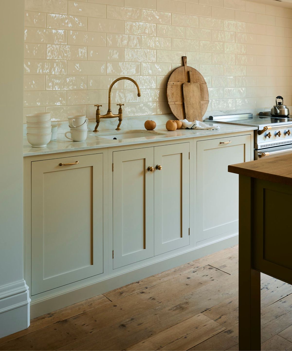 Should I use skirting board instead of kickbacks in a kitchen ...