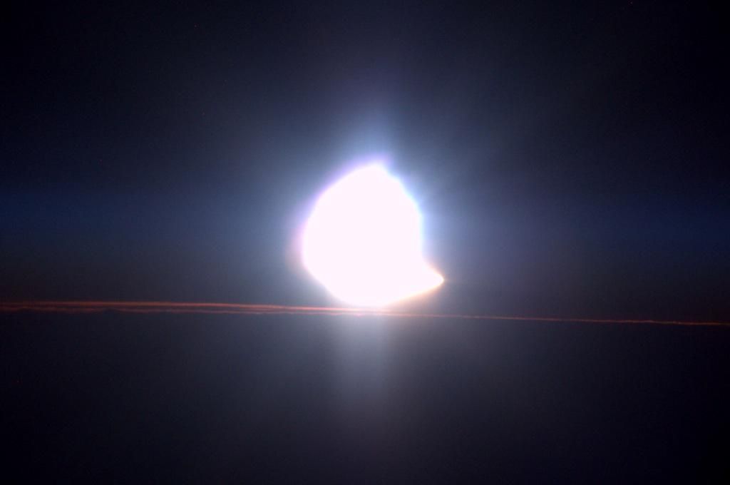 Astronauts Snap Amazing Total Solar Eclipse Photos from Space | Space