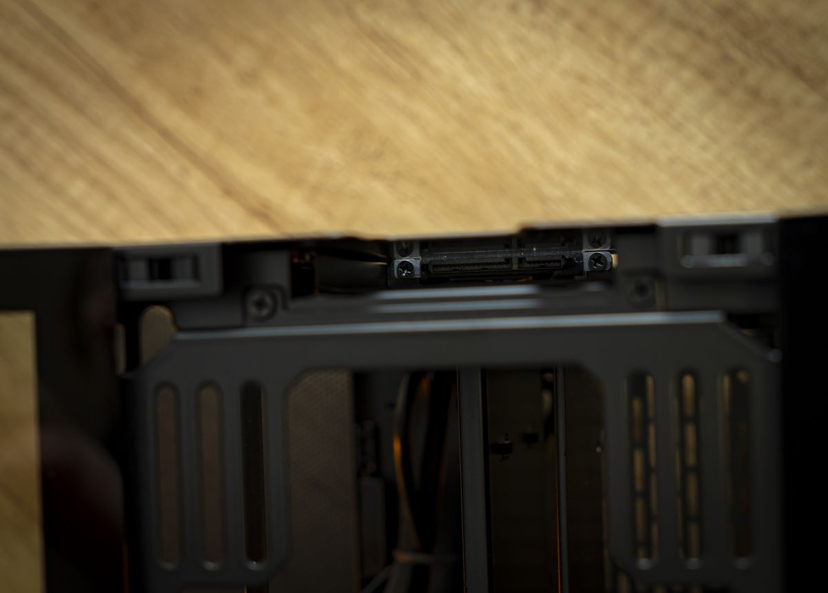 Lian Li Q58 Review: Best ITX Case Yet? | Tom's Hardware