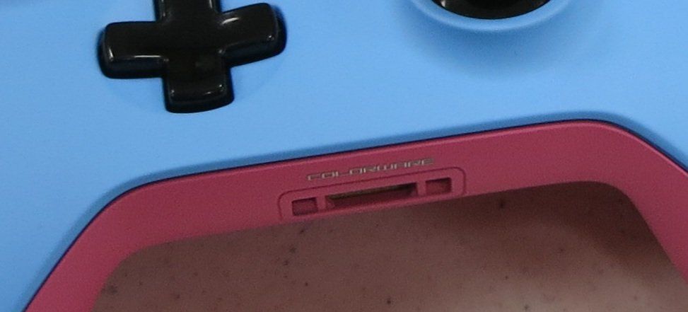 This is what a Windows Central custom ColorWare Xbox One Controller looks like | Windows Central