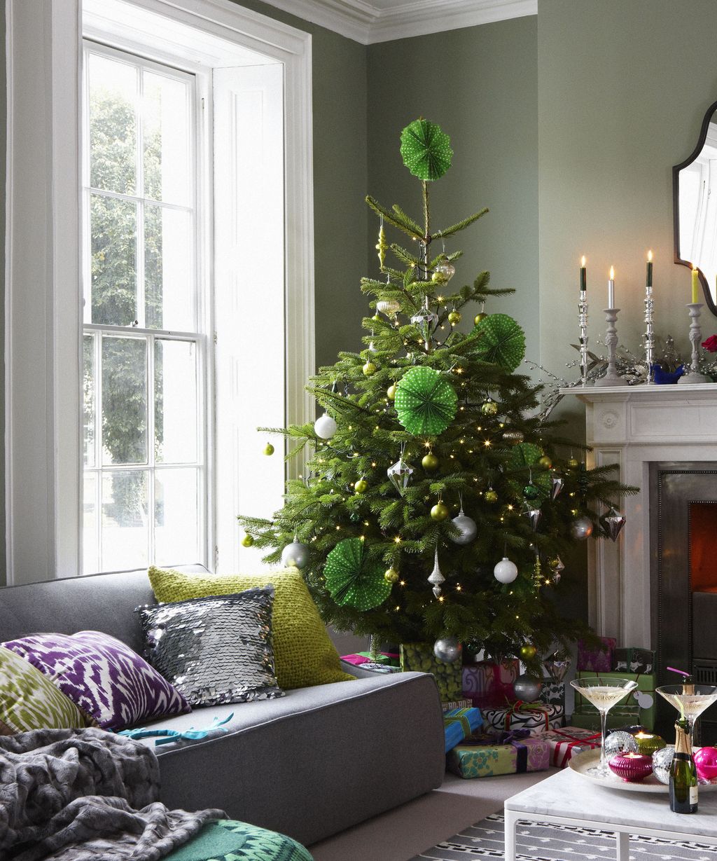 Christmas tree topper ideas: 15 stylish looks for your tree | Homes and ...