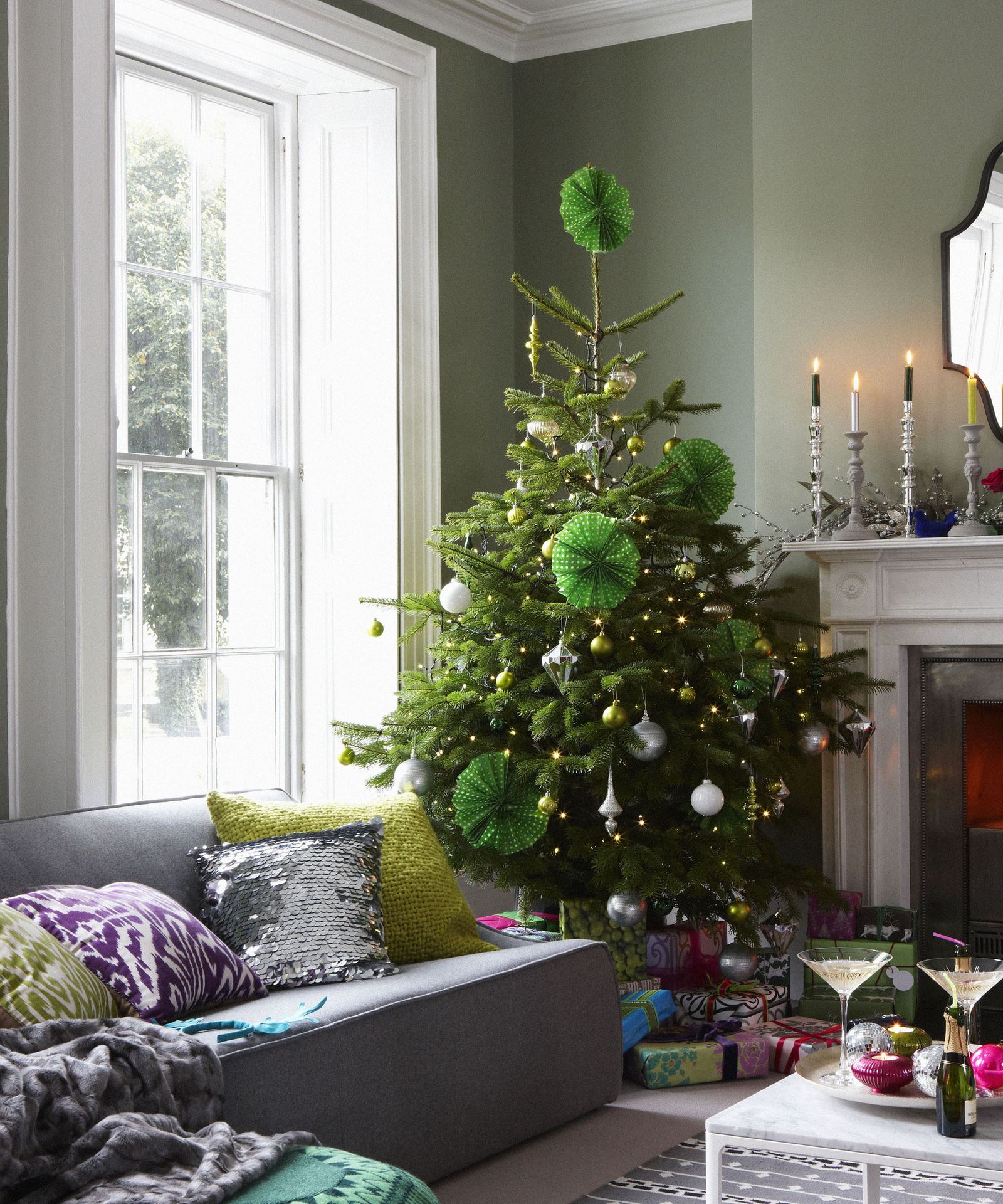 Christmas tree topper ideas: 15 stylish looks for your tree | Homes and ...