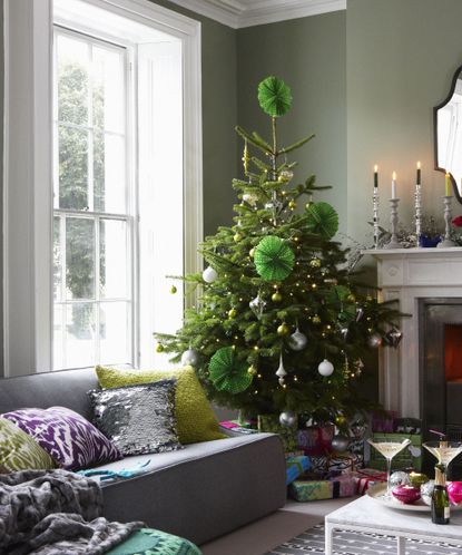 Christmas tree topper ideas: 15 stylish looks for your tree | Homes and ...