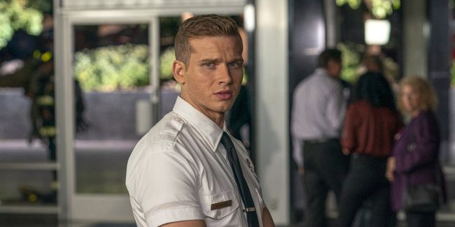 9-1-1 Spoilers: Is Buck Putting Himself In Too Much Danger After Injury ...