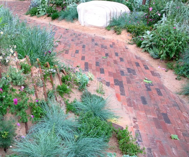 Fire-smart landscaping ideas: 5 expert methods for fire-safe design and ...