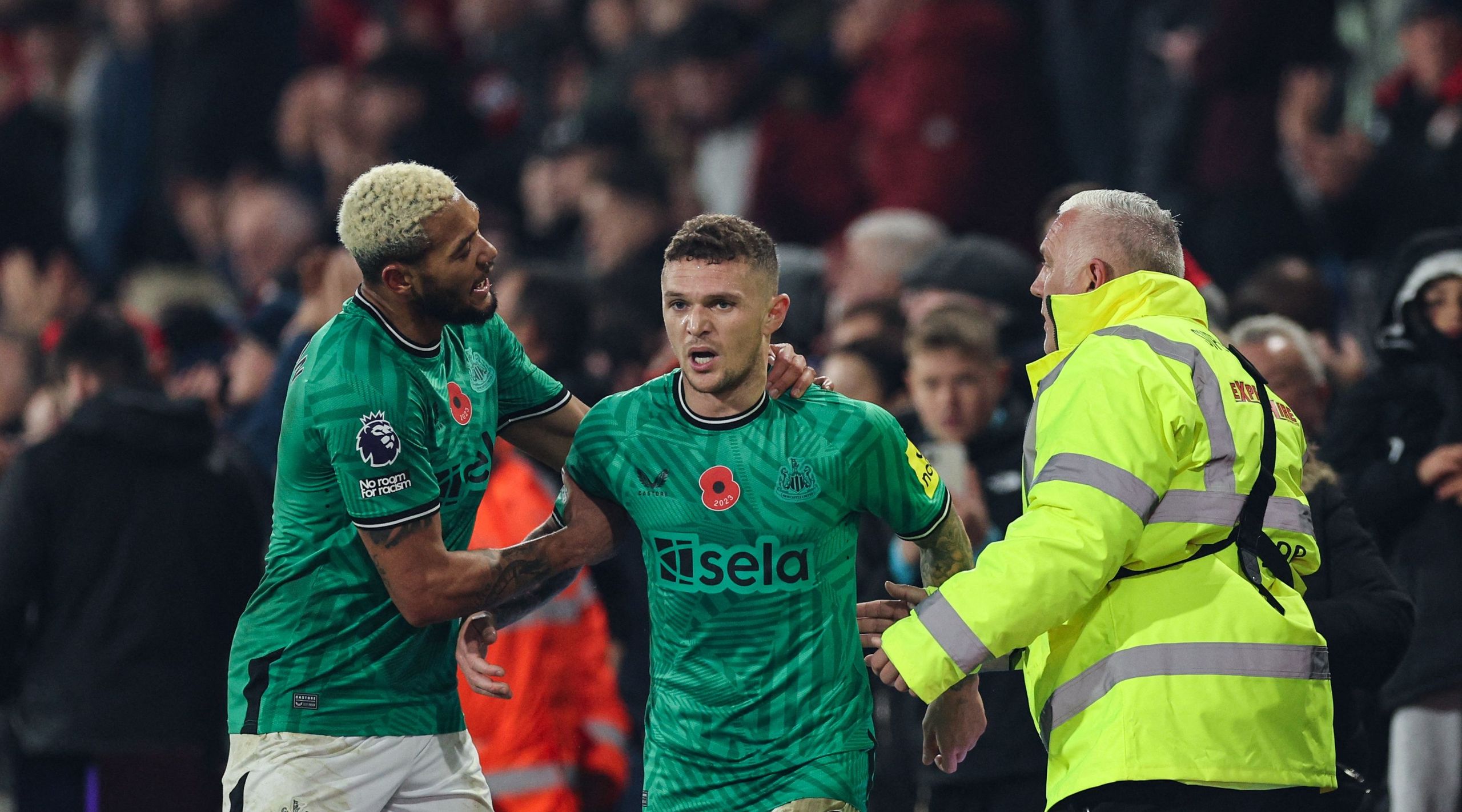 WATCH: Emotional Kieran Trippier confronts angry Newcastle fans after ...