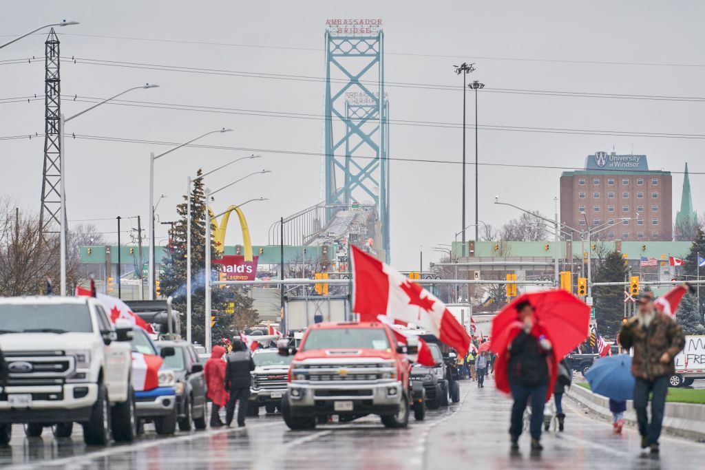 Freedom Convoy: Judge orders end to blockade at bridge on Canada-U.S ...