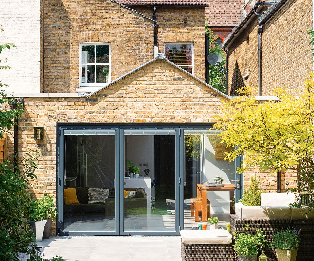 How to build an extension on a budget: Top tips for success | Homebuilding
