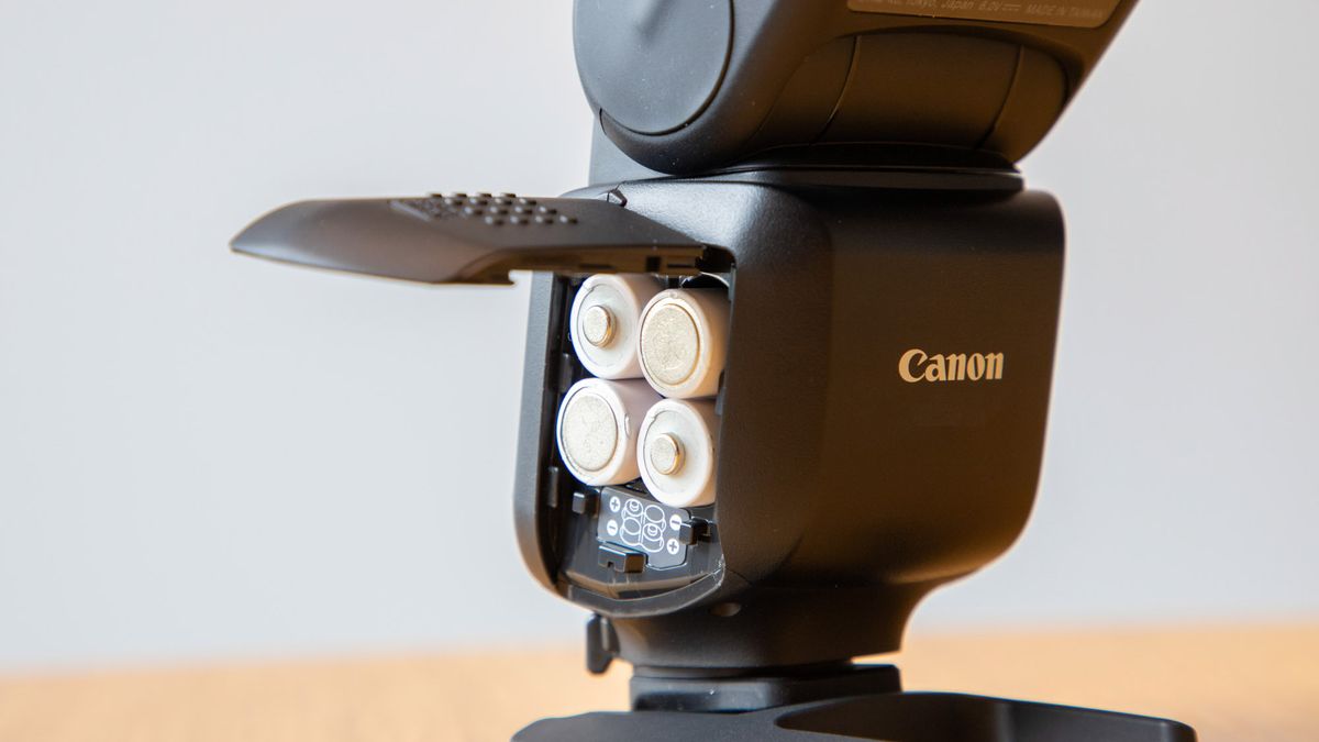 Hands-on Canon Speedlite EL-10 review: bursting onto the scene with a flash! | Digital Camera World