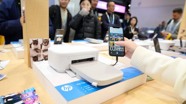 Go big and party hard with the HP Sprocket Photobooth | Digital Camera ...