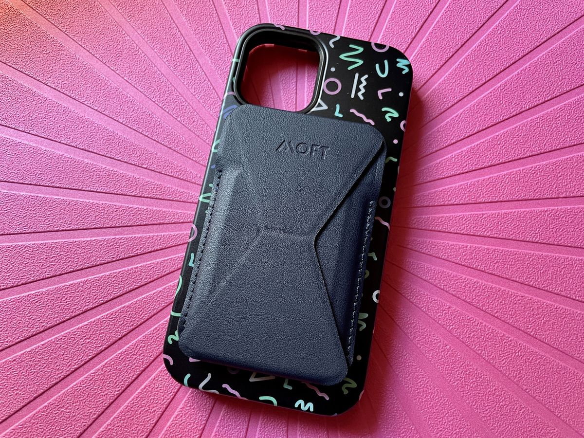 MOFT MagSafe Snap-On Phone Stand and Wallet review: A slim and ...