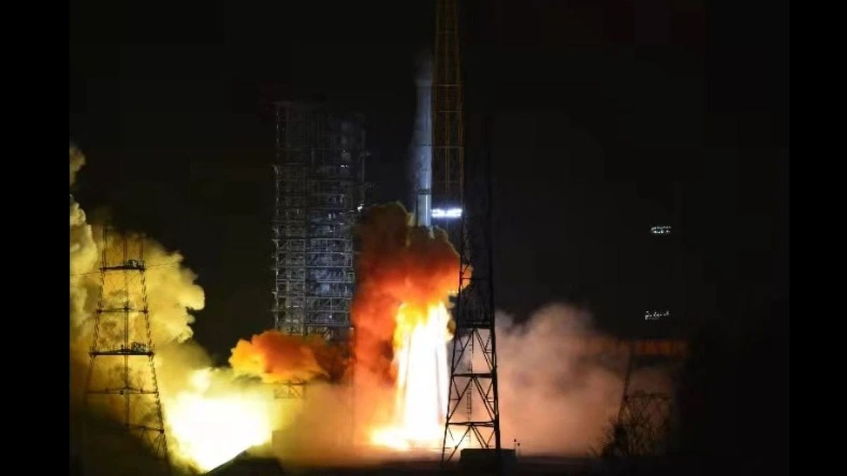 China kicks off a busy 2021 in space with communications satellite ...