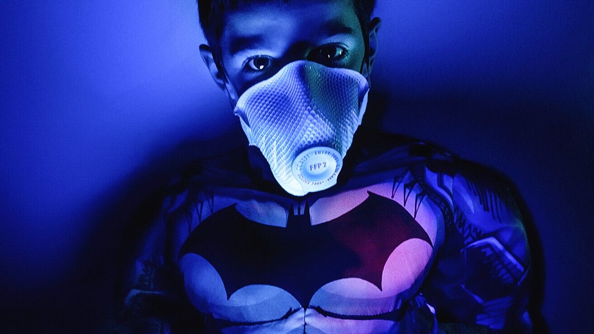 50 touching photos of lockdown... but which one do you think is best ...