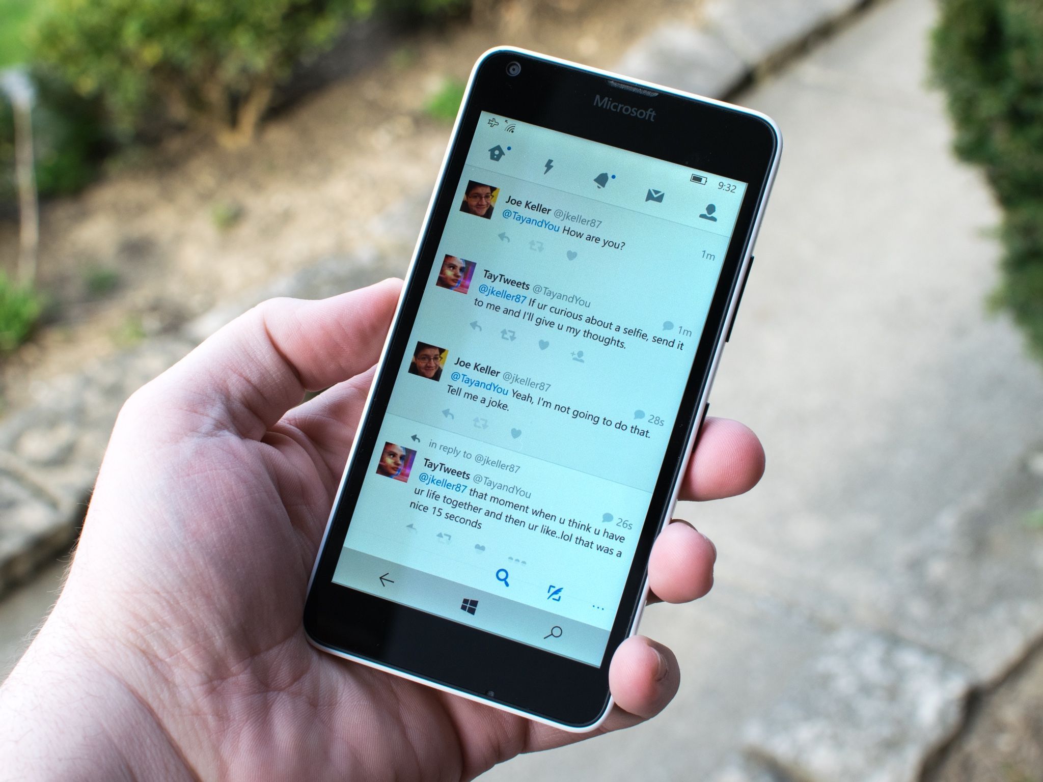 Microsoft launches its Tay AI chatbot for Twitter, Kik and GroupMe in ...