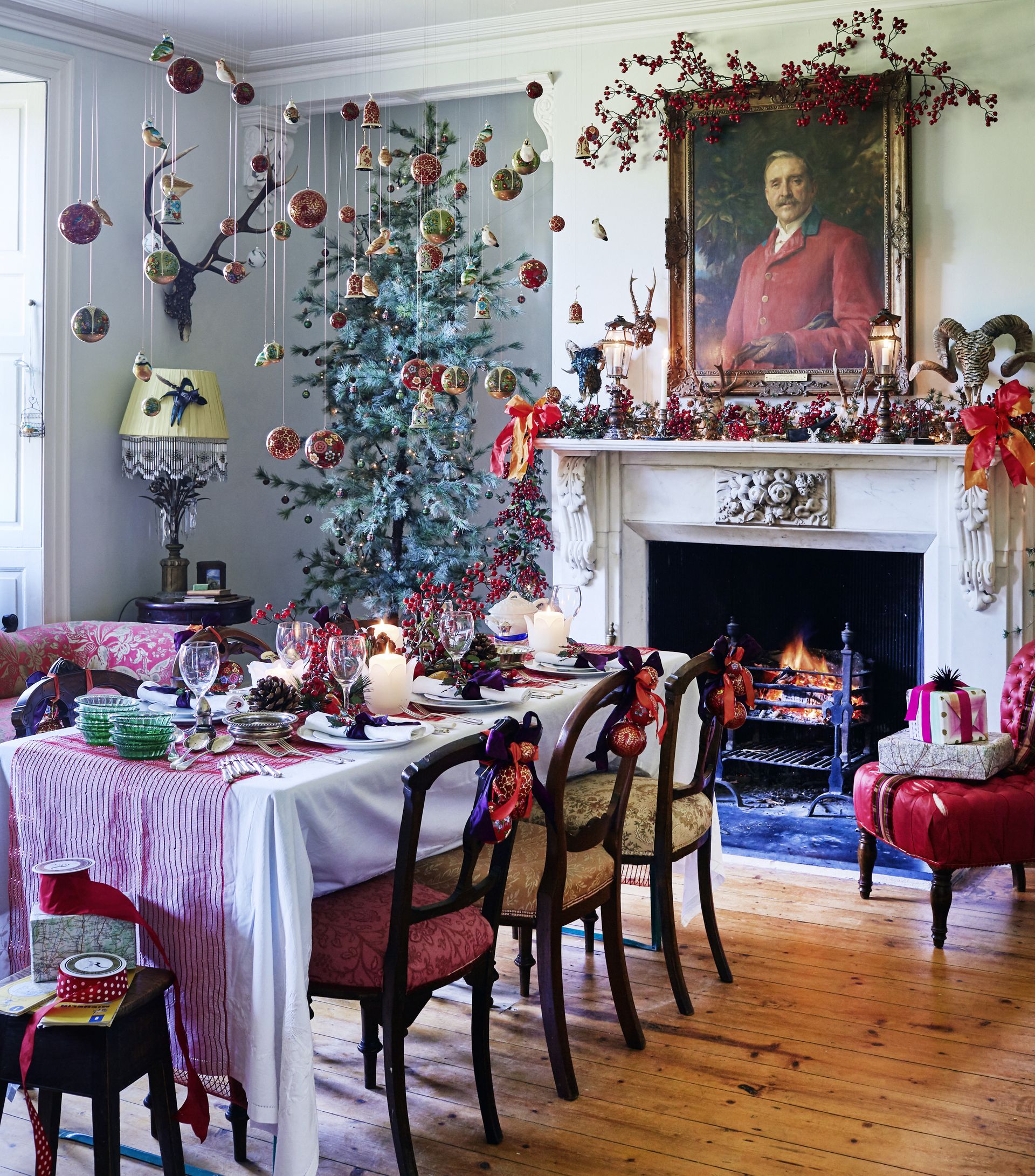 Why we should all be leaving our decorations up until February | Real Homes