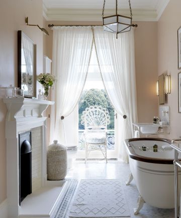 Sheer window treatment ideas: for a soft and relaxed look | Homes and ...
