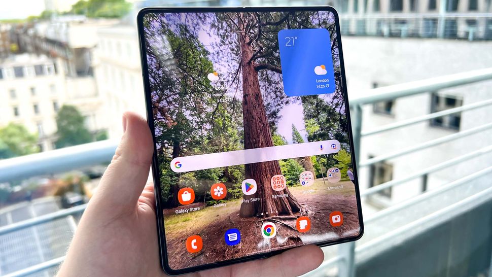 Just got a Samsung Galaxy Z Fold 4? These are the 9 features you need ...