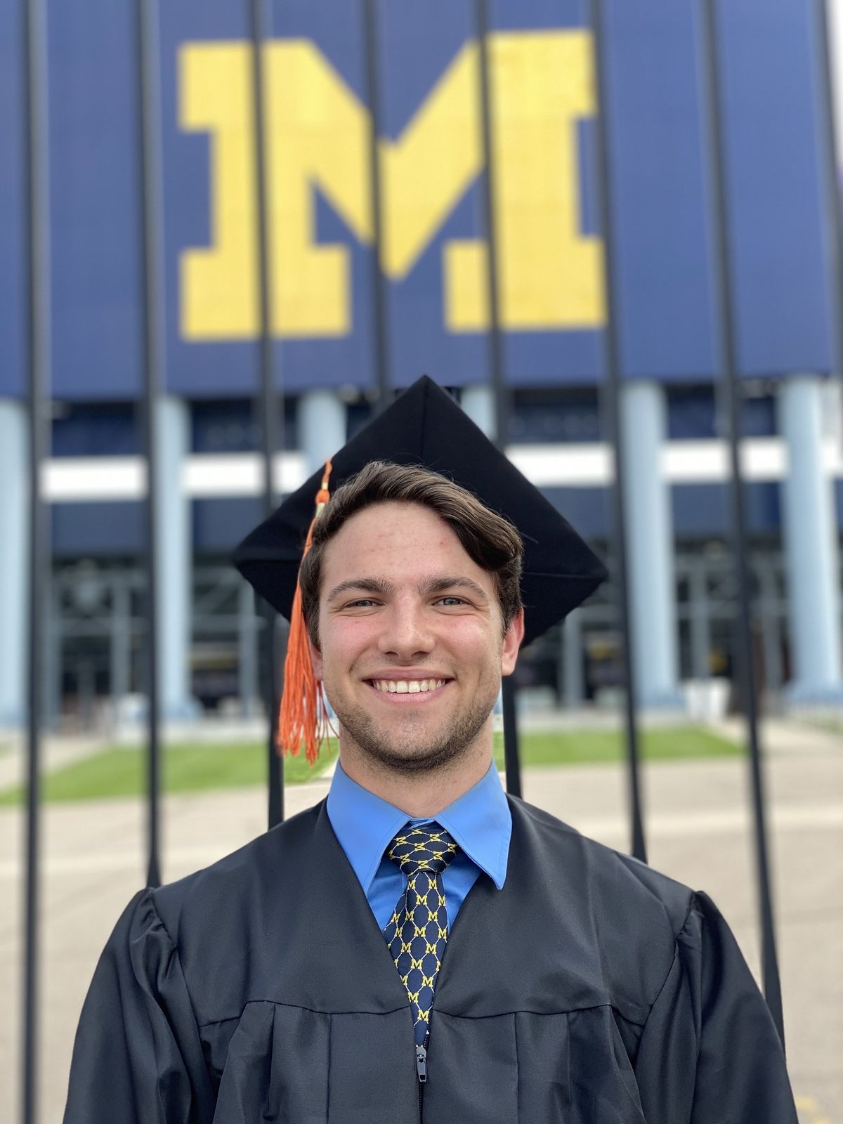 How to take professional-looking photos of your grad without a ...