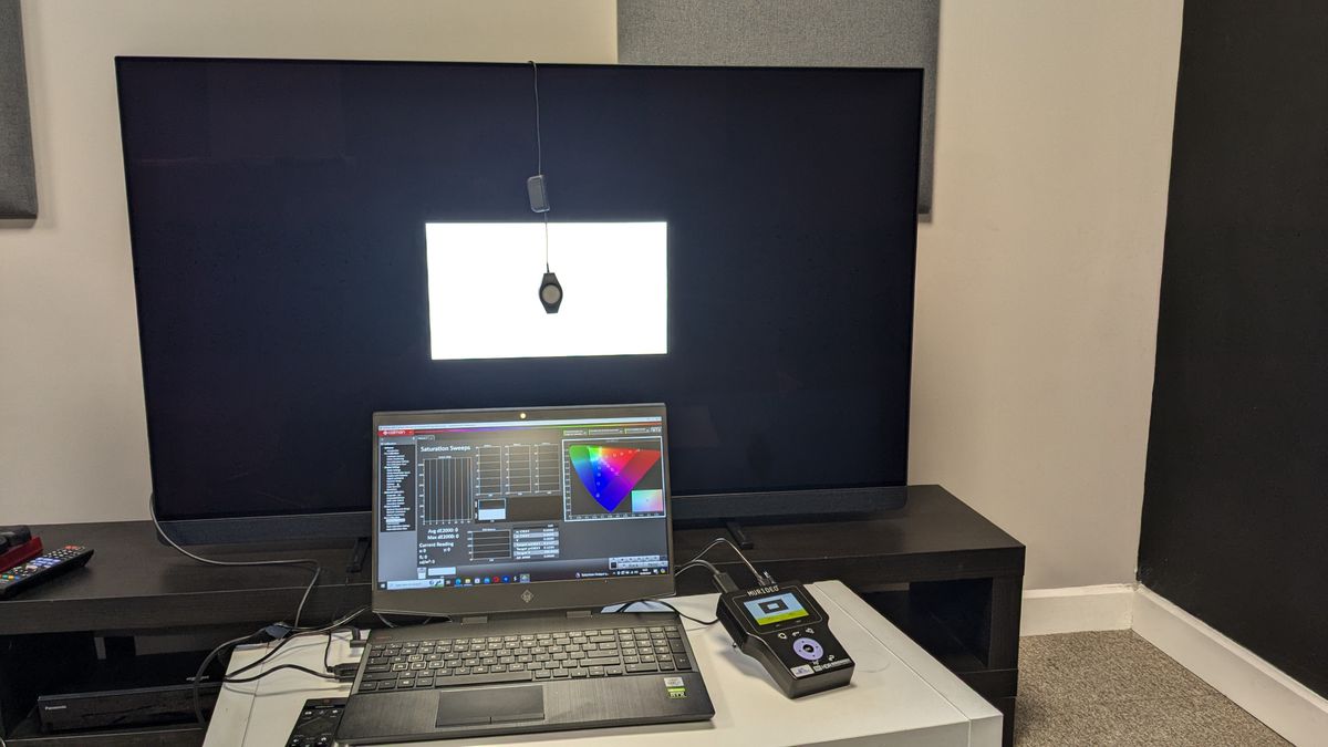 Philips OLED909 review: a superb OLED TV with a great feature LG and ...