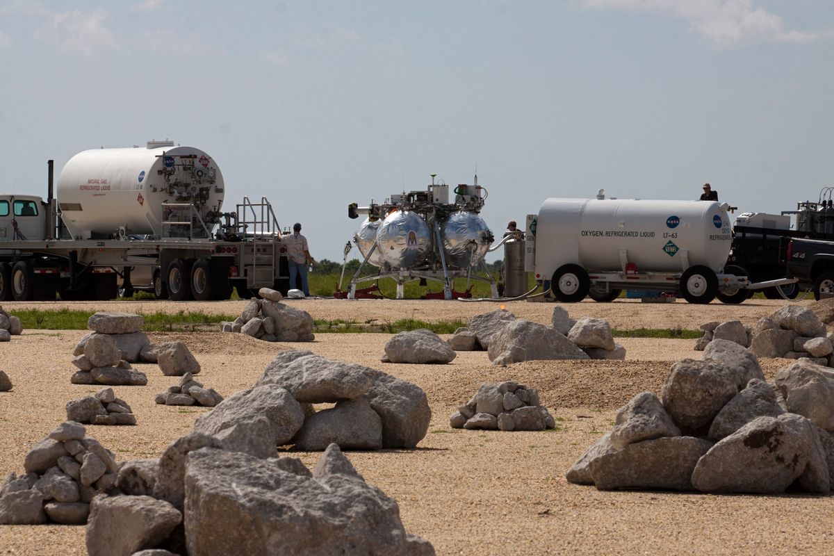 NASA Morpheus Lander Prototype Crash Photos | Space