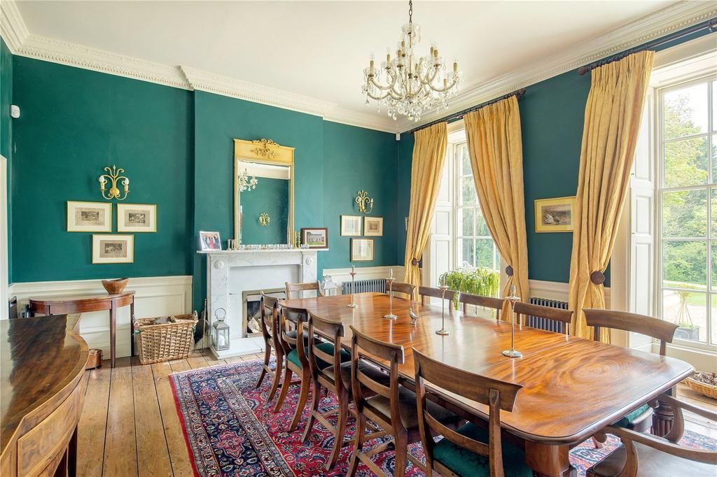 A 'Goldilocks' country house that's just about right in every way ...