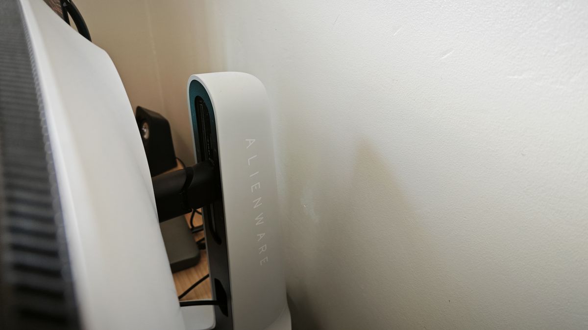 Alienware AW2723DF review: bright, bulky HDR gaming monitor goes hard ...