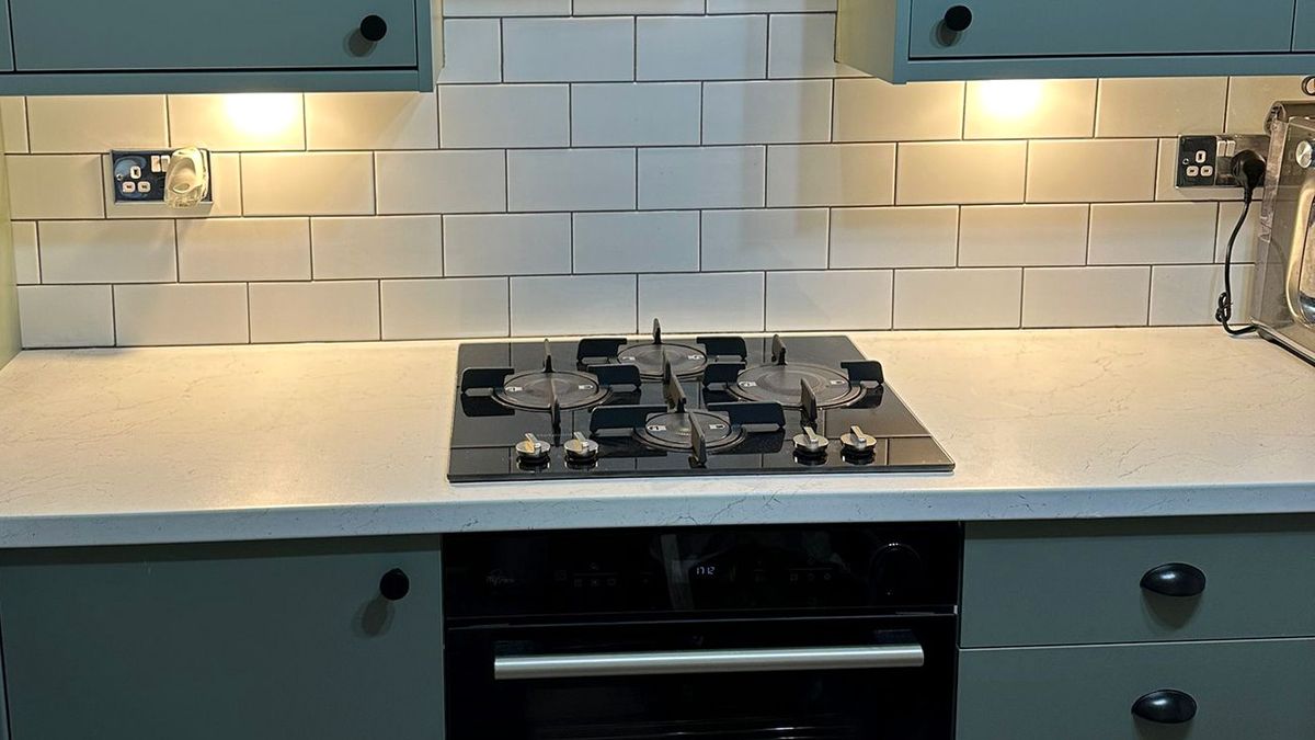 I just switched to a gas-on-glass cooktop — here's what happened | Tom ...