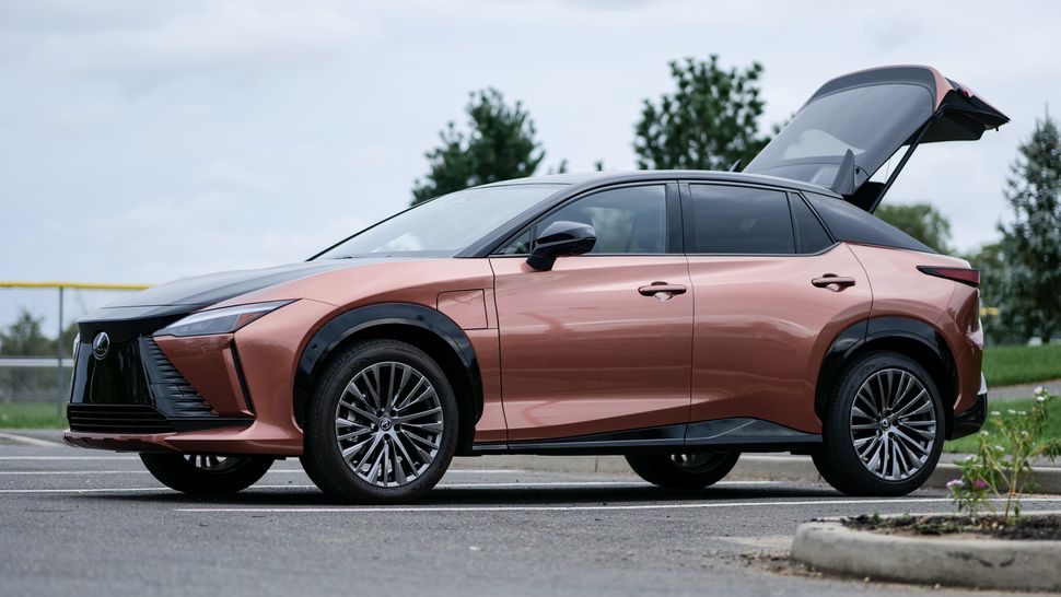 I drove the Lexus RZ 450e EV for a week — here's my pros and cons | Tom ...