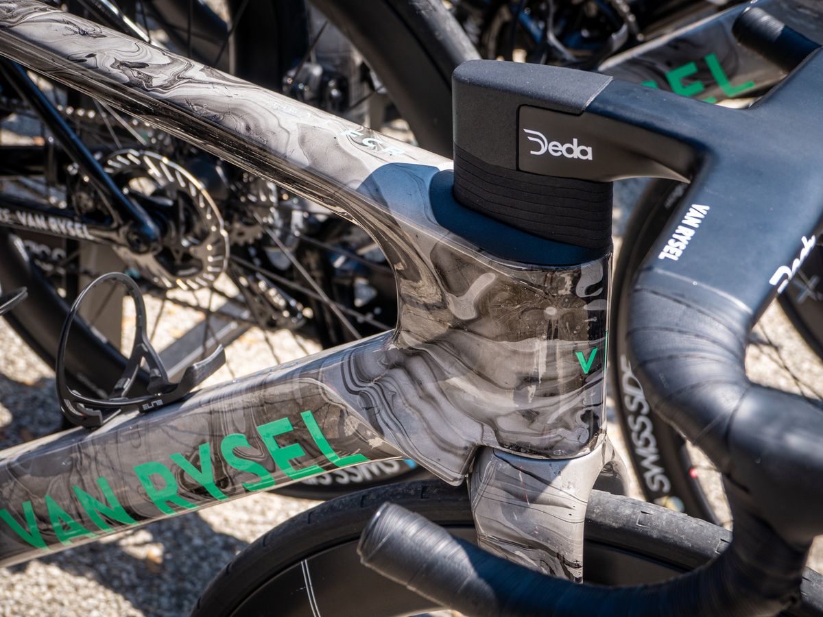 A closer look at the unreleased Van Rysel FCR, as used by Decathlon ...