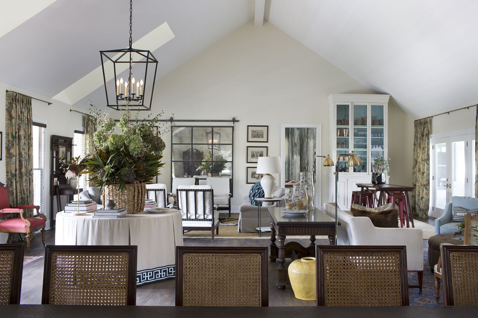 How can I divide a room with furniture? 7 ways to zone flexible spaces ...