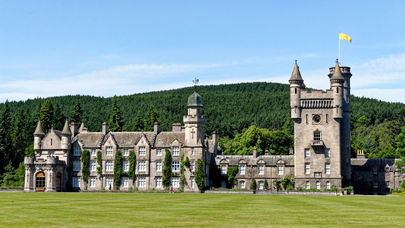 32 facts about the royals' traditional summer holidays in Balmoral ...