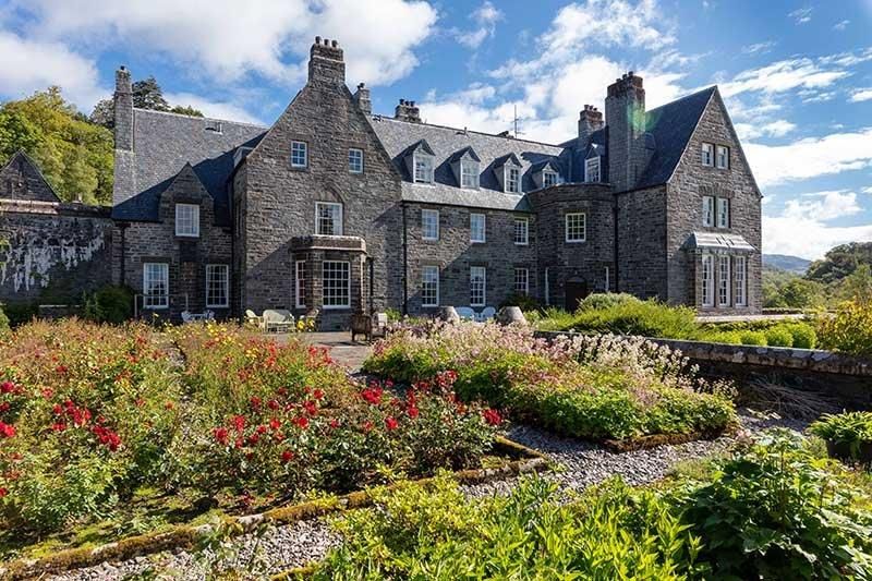 The country house used as the SOE's WW2 training base is up for sale ...